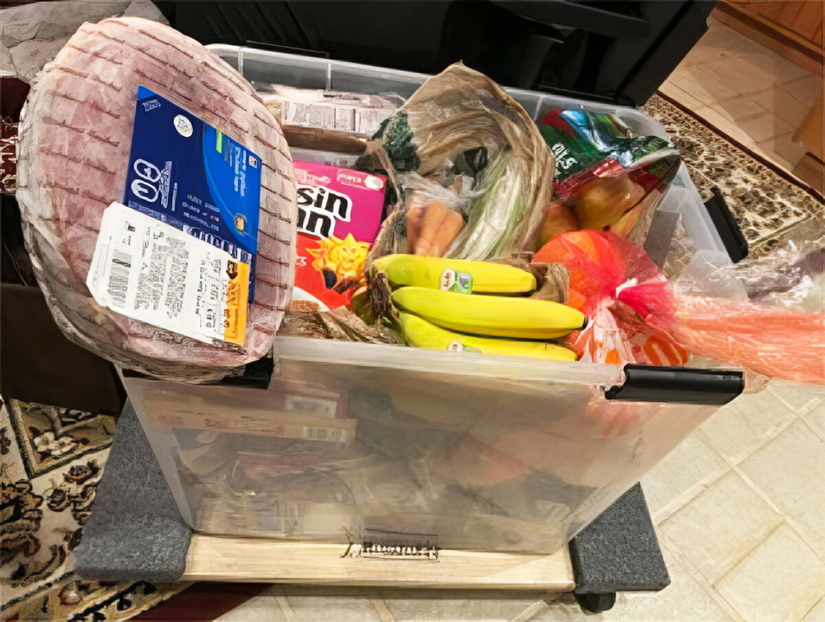 How a Daily Box of Food Inspired a Food Pantry